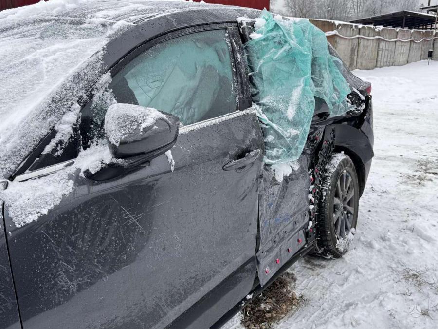 Grey Mazda CX-30 2021 in Riga, with an engine capacity of 2.00 L and mileage of 55 thousand km for 7700 €, photo 7 on AUTOMOTO.COM.LV