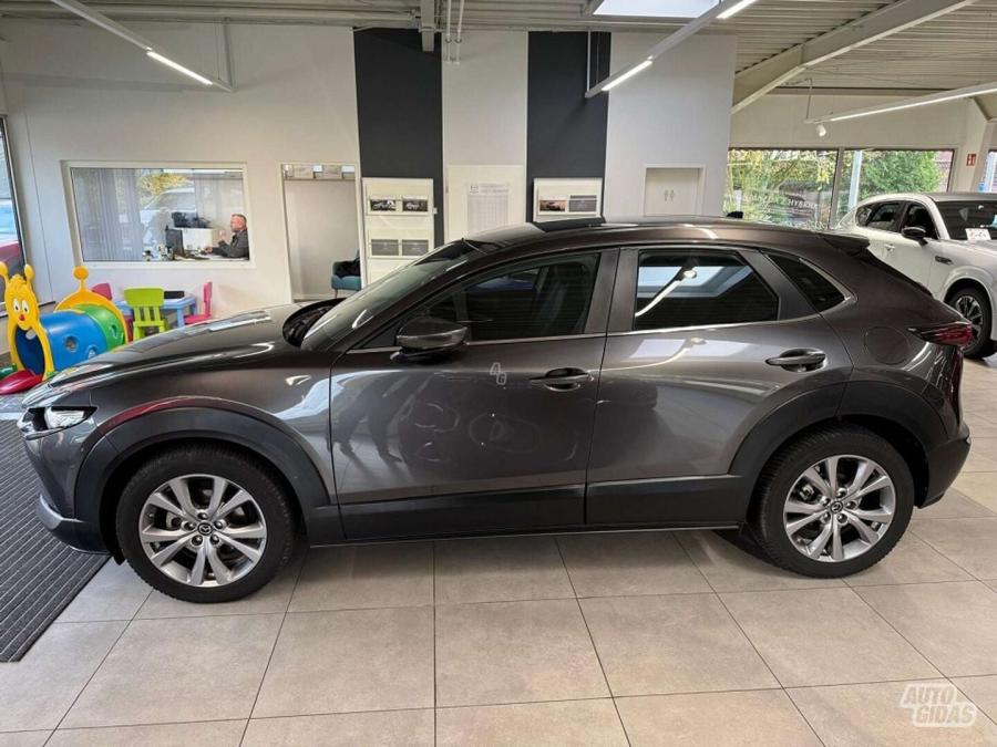 Grey Mazda CX-30 2022 in Kaunas, with an engine capacity of 2.00 L and mileage of 50 thousand km for 27972 €, photo 4 on AUTOMOTO.COM.LV