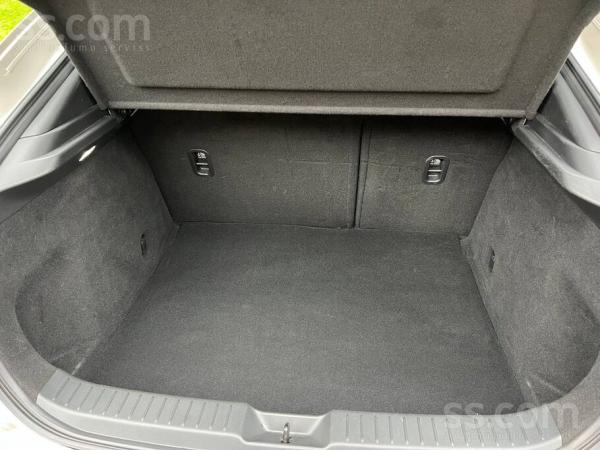 Mazda CX-30 2022 Rīga vietnē Pelēks Mazda CX-30 2022 Rīga, ar dzinēja tilpumu 2.00 L un nobraukumu 33 tūkst. km par 19000 €, foto 8 vietnē AUTOMOTO.COM.LV