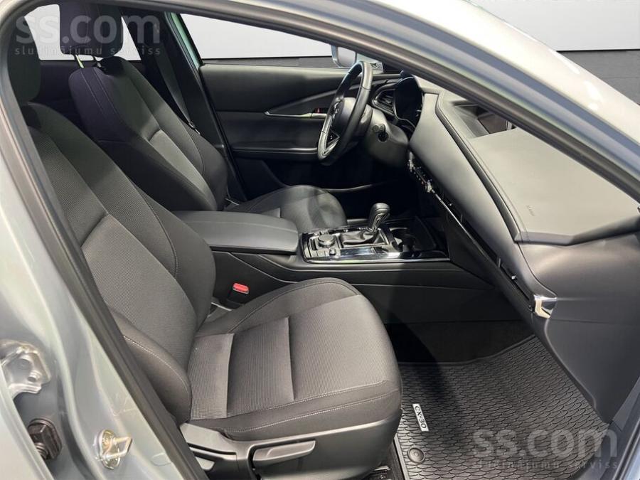 Grey Mazda CX-30 2023 in Riga, with an engine capacity of 2.00 L and mileage of 20 thousand km for 21490 €, photo 18 on AUTOMOTO.COM.LV