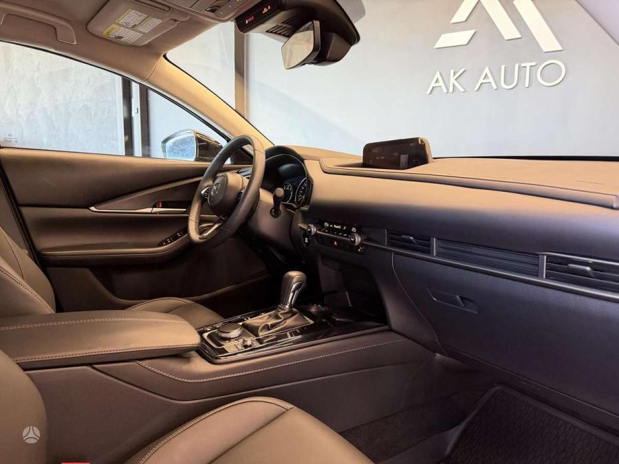 Grey Mazda CX-30 2024 in Kaunas, with an engine capacity of 2.49 L and mileage of 2 thousand km for 19990 €, photo 19 on AUTOMOTO.COM.LV