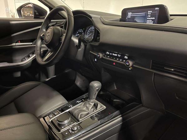 Grey Mazda CX-30 2025 in Klaipeda, with an engine capacity of 2.49 L and mileage of 23 thousand km for 20999 €, photo 4 on AUTOMOTO.COM.LV