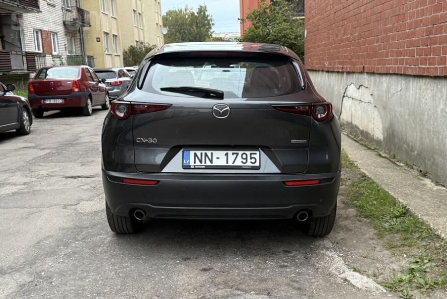 Pelēks Mazda CX-30 2023 Rīga, ar dzinēja tilpumu 2.00 L un nobraukumu 159 tūkst. km par 15200 €, foto 5 vietnē AUTOMOTO.COM.LV