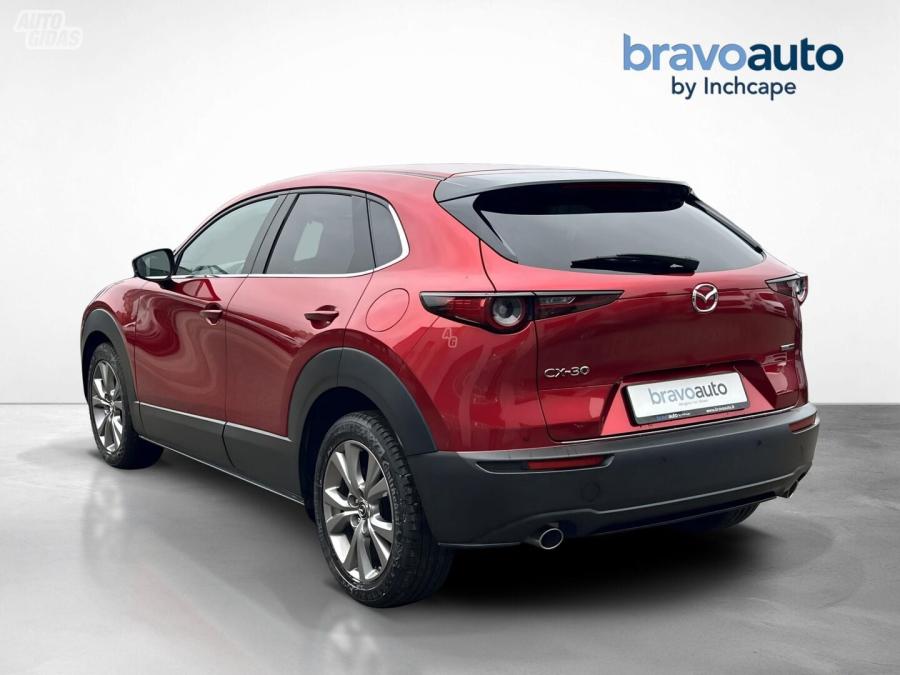 Red Mazda CX-30 2020 in Kaunas, with an engine capacity of 2.00 L and mileage of 103 thousand km for 21271 €, photo 4 on AUTOMOTO.COM.LV