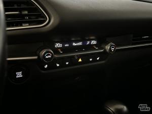 Sarkans Mazda CX-30 2021 Viļņa, ar dzinēja tilpumu 2.00 L un nobraukumu 51 tūkst. km par 20500 €, foto 18 vietnē AUTOMOTO.COM.LV
