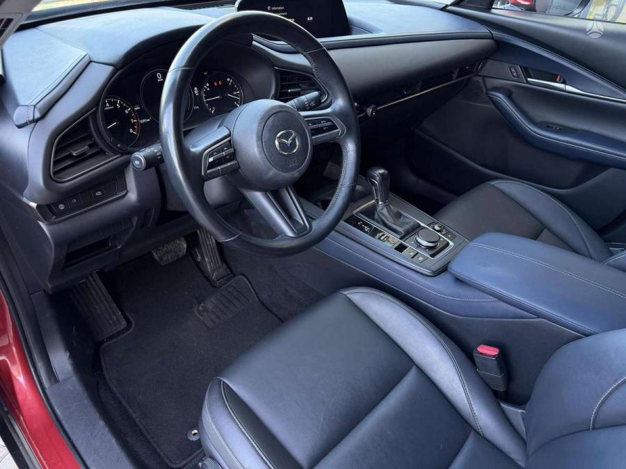 Red Mazda CX-30 2021 in Vilnius, with an engine capacity of 2.49 L and mileage of 73 thousand km for 16111 €, photo 8 on AUTOMOTO.COM.LV
