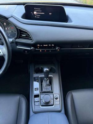 Red Mazda CX-30 2021 in Vilnius, with an engine capacity of 2.49 L and mileage of 73 thousand km for 16111 €, photo 16 on AUTOMOTO.COM.LV
