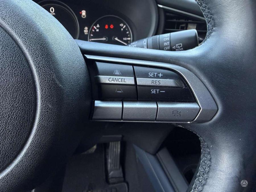 Red Mazda CX-30 2021 in Vilnius, with an engine capacity of 2.49 L and mileage of 73 thousand km for 16111 €, photo 19 on AUTOMOTO.COM.LV
