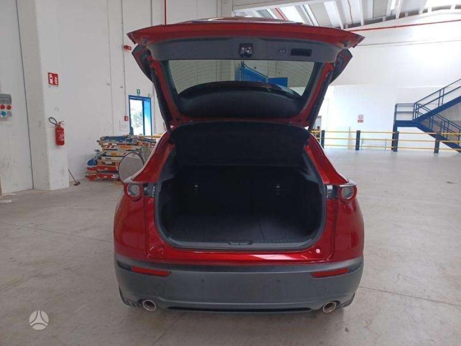 Red Mazda CX-30 2022 in Kaunas, with an engine capacity of 2.00 L and mileage of 57 thousand km for 22900 €, photo 13 on AUTOMOTO.COM.LV