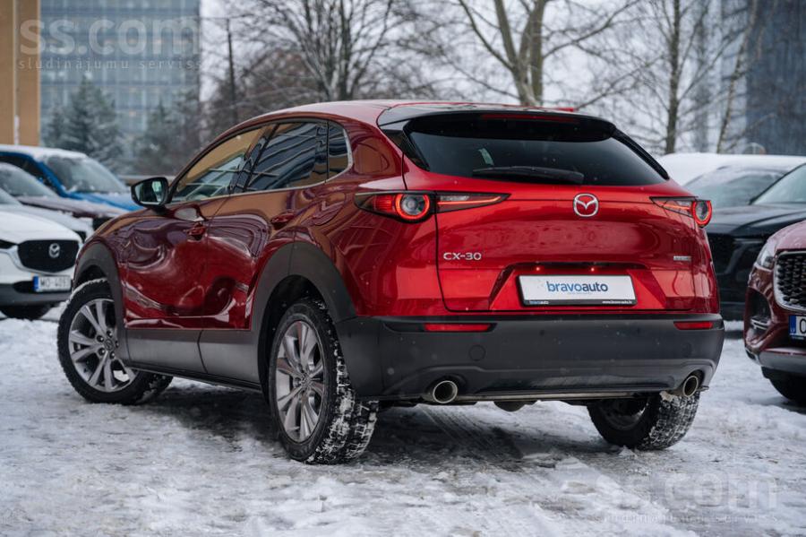 Red Mazda CX-30 2020 in Riga, with an engine capacity of 2.00 L and mileage of 95 thousand km for 18990 €, photo 4 on AUTOMOTO.COM.LV