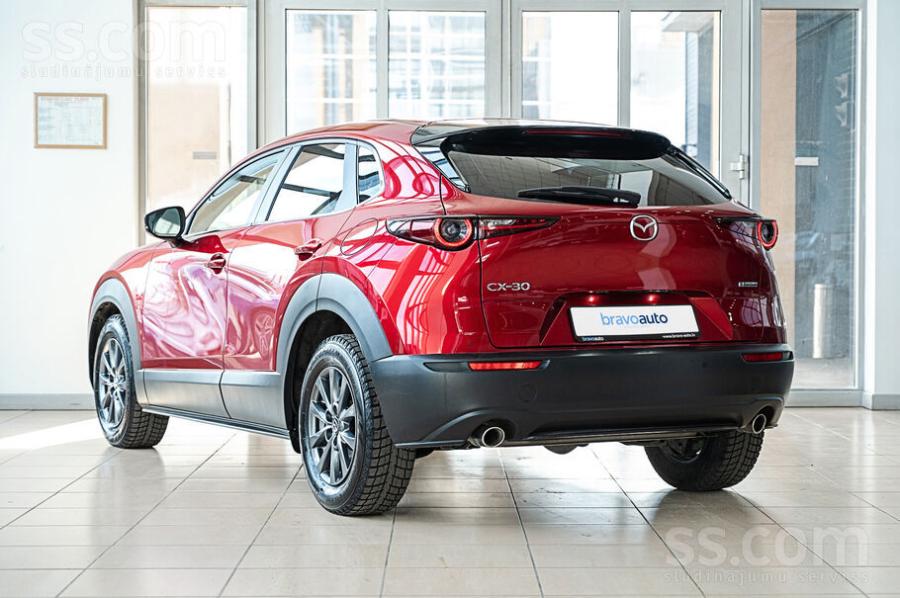 Sarkans Mazda CX-30 2021 Ogre, ar dzinēja tilpumu 2.00 L un nobraukumu 103 tūkst. km par 18990 €, foto 3 vietnē AUTOMOTO.COM.LV