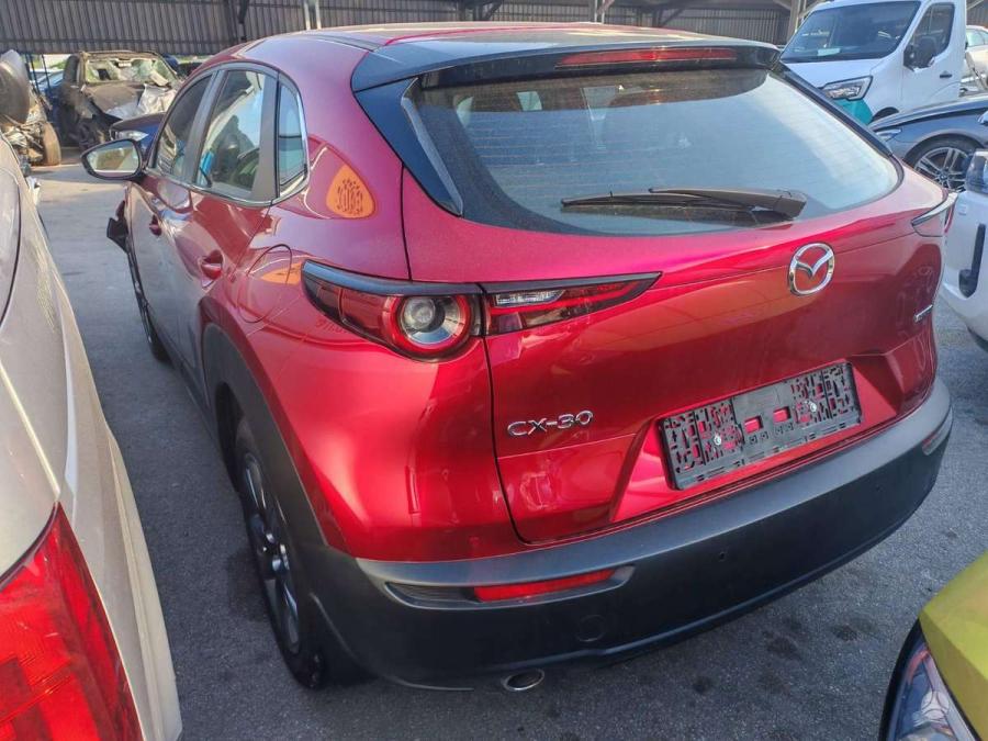 Красный Мазда CX-30 2025 в Калвария, объемом двигателя 2.00 л и пробегом 9 тыс. км за 9999 €, фото 4 на AUTOMOTO.COM.LV