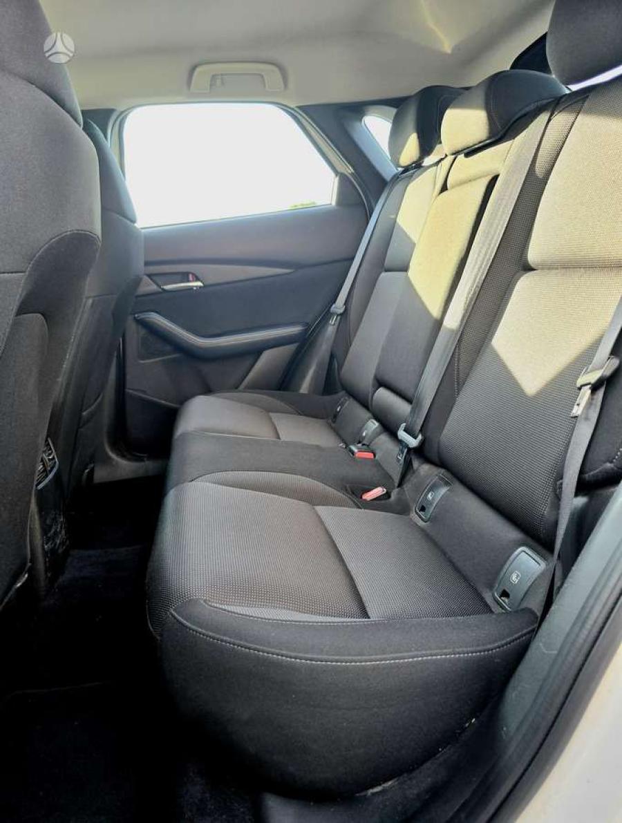 Balts Mazda CX-30 2019 Tauragė, ar dzinēja tilpumu 2.00 L un nobraukumu 158 tūkst. km par 14300 €, foto 27 vietnē AUTOMOTO.COM.LV