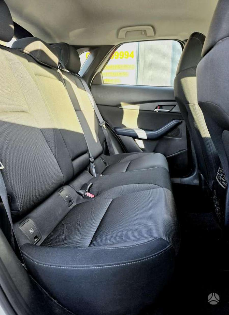 Balts Mazda CX-30 2019 Tauragė, ar dzinēja tilpumu 2.00 L un nobraukumu 158 tūkst. km par 14300 €, foto 28 vietnē AUTOMOTO.COM.LV