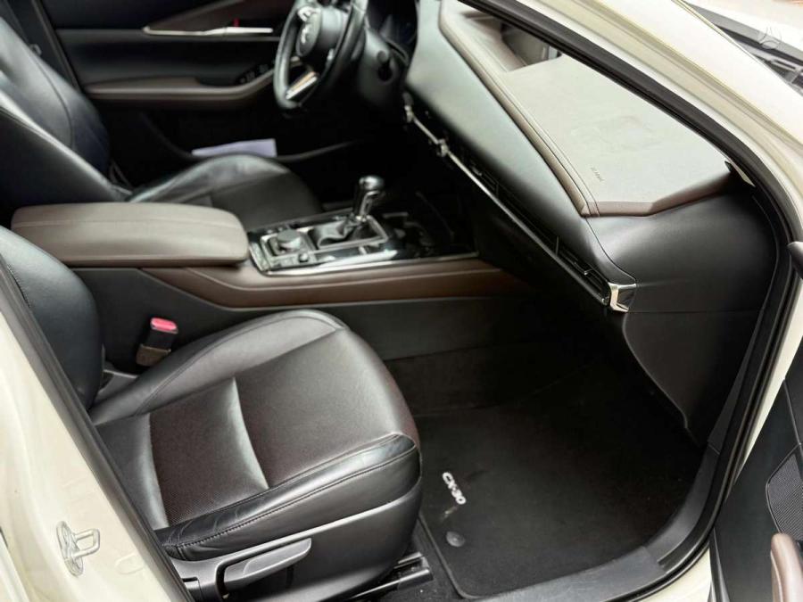 Balts Mazda CX-30 2019 Tauragė, ar dzinēja tilpumu 1.76 L un nobraukumu 250 tūkst. km par 11500 €, foto 15 vietnē AUTOMOTO.COM.LV