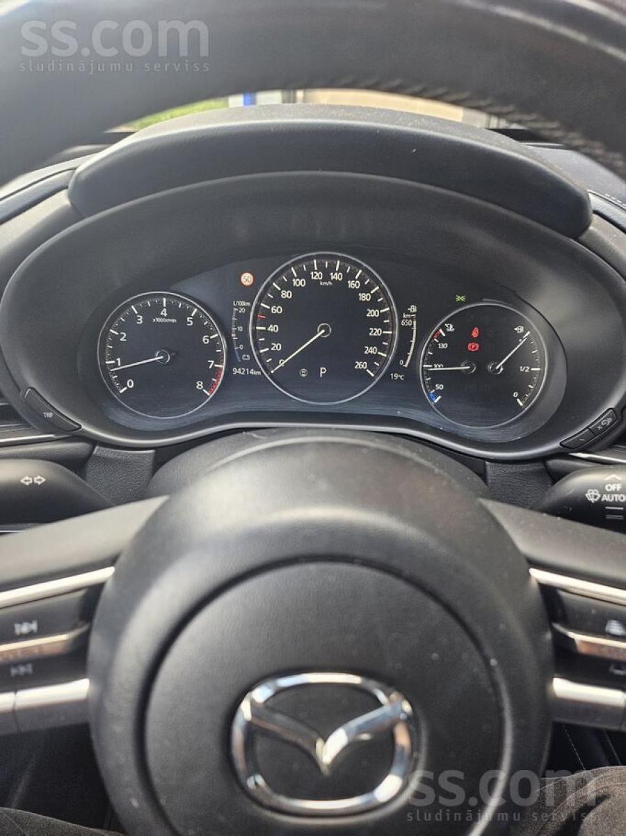 White Mazda CX-30 2020 in Kuldiga, with an engine capacity of 2.00 L and mileage of 95 thousand km for 15500 €, photo 11 on AUTOMOTO.COM.LV