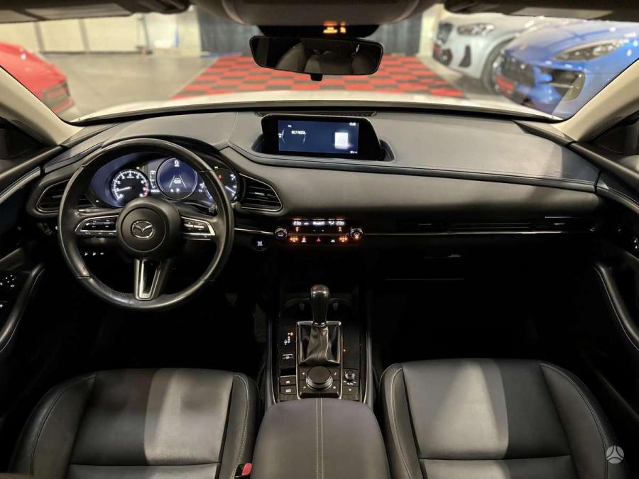 White Mazda CX-30 2020 in Vilnius, with an engine capacity of 2.49 L and mileage of 35 thousand km for 17800 €, photo 19 on AUTOMOTO.COM.LV