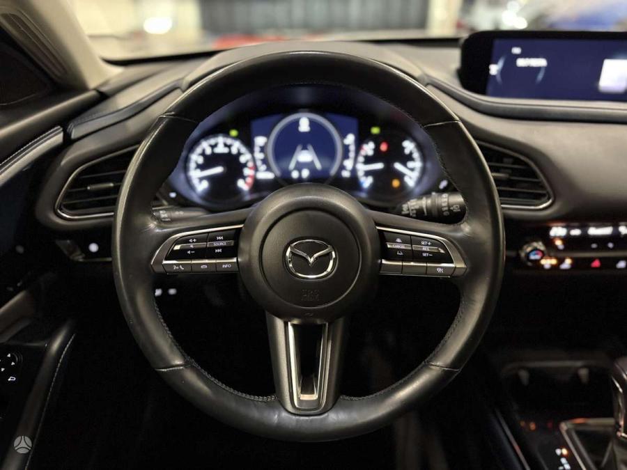 White Mazda CX-30 2020 in Vilnius, with an engine capacity of 2.49 L and mileage of 35 thousand km for 17800 €, photo 21 on AUTOMOTO.COM.LV