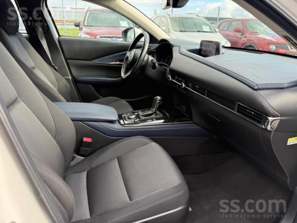 Белый Мазда CX-30 2020 в Таллин, объемом двигателя 2.00 л и пробегом 106 тыс. км за 19490 €, фото 9 на AUTOMOTO.COM.LV