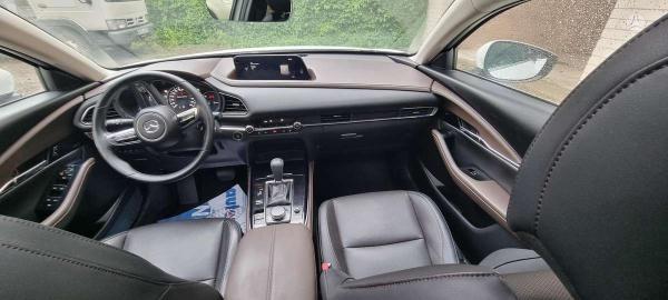 White Mazda CX-30 2021 in Panevezys, with an engine capacity of 2.00 L and mileage of 220 thousand km for 11950 €, photo 3 on AUTOMOTO.COM.LV