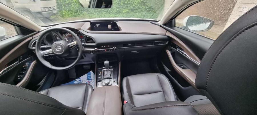 Balts Mazda CX-30 2021 Panevēža, ar dzinēja tilpumu 2.00 L un nobraukumu 220 tūkst. km par 11950 €, foto 4 vietnē AUTOMOTO.COM.LV