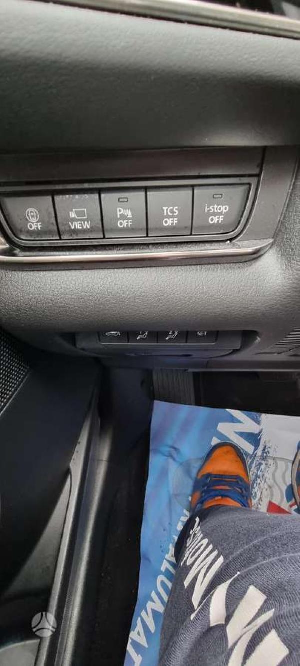 White Mazda CX-30 2021 in Panevezys, with an engine capacity of 2.00 L and mileage of 220 thousand km for 11950 €, photo 4 on AUTOMOTO.COM.LV