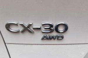 Balts Mazda CX-30 2021 Panevēža, ar dzinēja tilpumu 2.00 L un nobraukumu 220 tūkst. km par 11950 €, foto 25 vietnē AUTOMOTO.COM.LV
