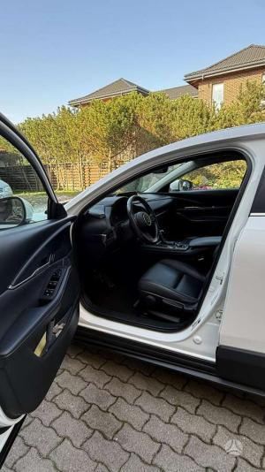 Balts Mazda CX-30 2021 Klaipėda, ar dzinēja tilpumu 2.49 L un nobraukumu 38 tūkst. km par 19999 €, foto 7 vietnē AUTOMOTO.COM.LV