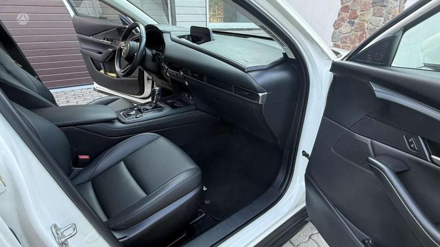 Balts Mazda CX-30 2021 Klaipėda, ar dzinēja tilpumu 2.49 L un nobraukumu 38 tūkst. km par 19999 €, foto 13 vietnē AUTOMOTO.COM.LV