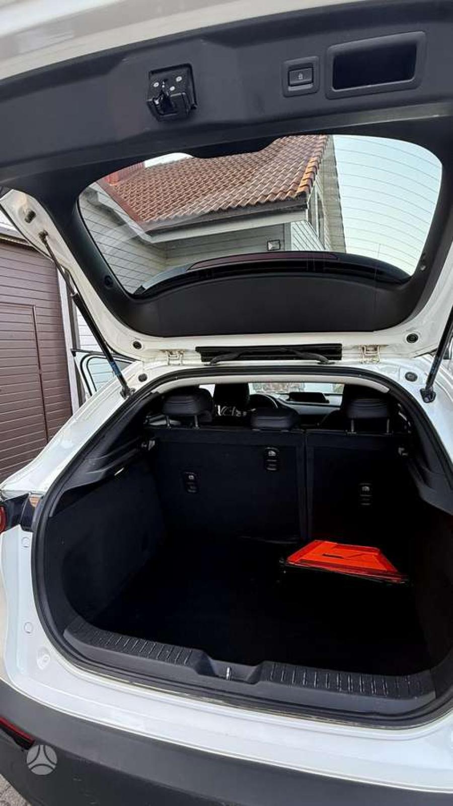 Balts Mazda CX-30 2021 Klaipėda, ar dzinēja tilpumu 2.49 L un nobraukumu 38 tūkst. km par 19999 €, foto 14 vietnē AUTOMOTO.COM.LV