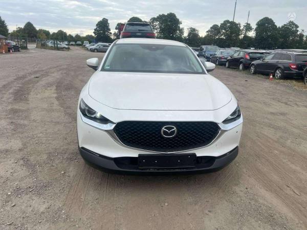 Белый Мазда CX-30 2021 в Каунас, объемом двигателя 2.00 л и пробегом 75 тыс. км за 21600 €, фото 2 на AUTOMOTO.COM.LV