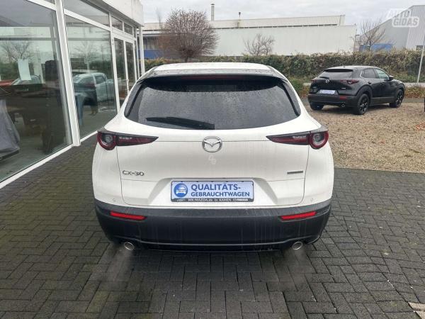 White Mazda CX-30 2024 in Kaunas, with an engine capacity of 2.00 L and mileage of 33 thousand km for 26820 €, photo 9 on AUTOMOTO.COM.LV