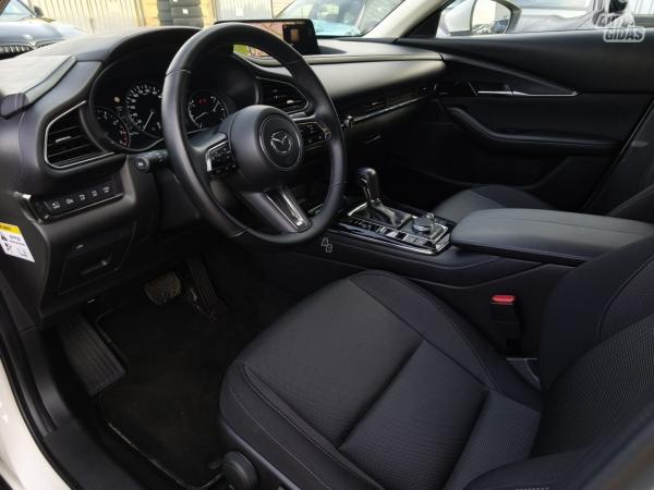 Mazda CX-30 2026 KauÅa vietnÄ Balts Mazda CX-30 2026 KauÅa, ar dzinÄja tilpumu 2.50 L un nobraukumu 6 tÅ«kst. km par 28500 ā¬, foto 10 vietnÄ AUTOMOTO.COM.LV