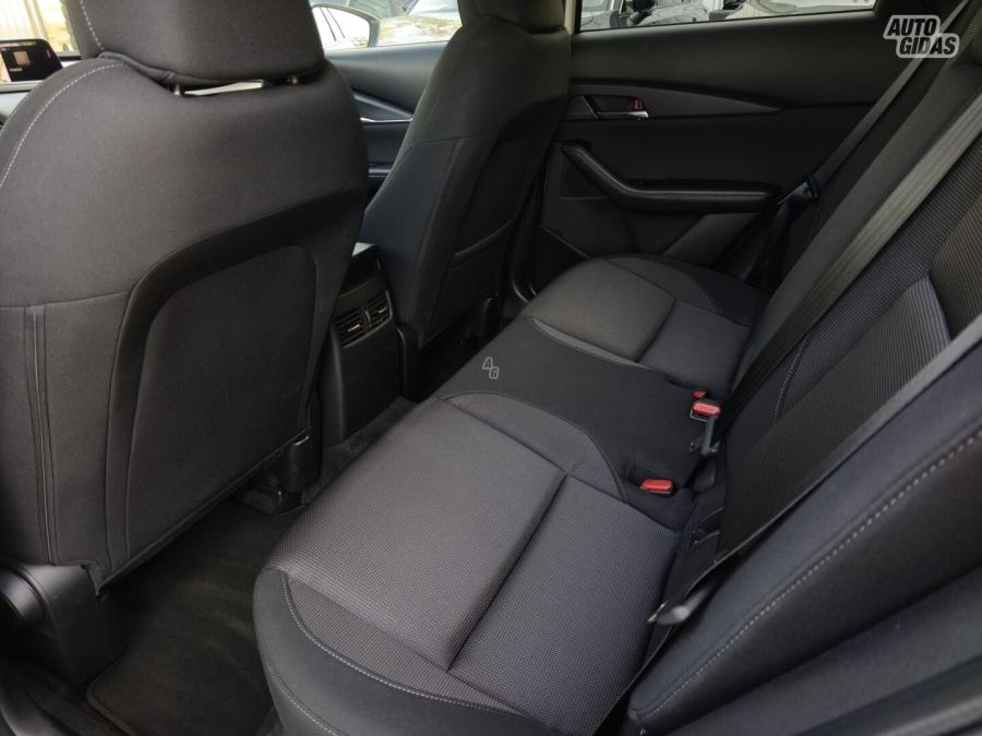 Balts Mazda CX-30 2026 Kauņa, ar dzinēja tilpumu 2.50 L un nobraukumu 6 tūkst. km par 28500 €, foto 11 vietnē AUTOMOTO.COM.LV