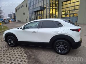Balts Mazda CX-30 2021 Rīga, ar dzinēja tilpumu 2.00 L un nobraukumu 30 tūkst. km par 18500 €, foto 3 vietnē AUTOMOTO.COM.LV