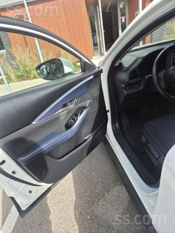Balts Mazda CX-30 2021 Rīga, ar dzinēja tilpumu 2.00 L un nobraukumu 30 tūkst. km par 18500 €, foto 8 vietnē AUTOMOTO.COM.LV