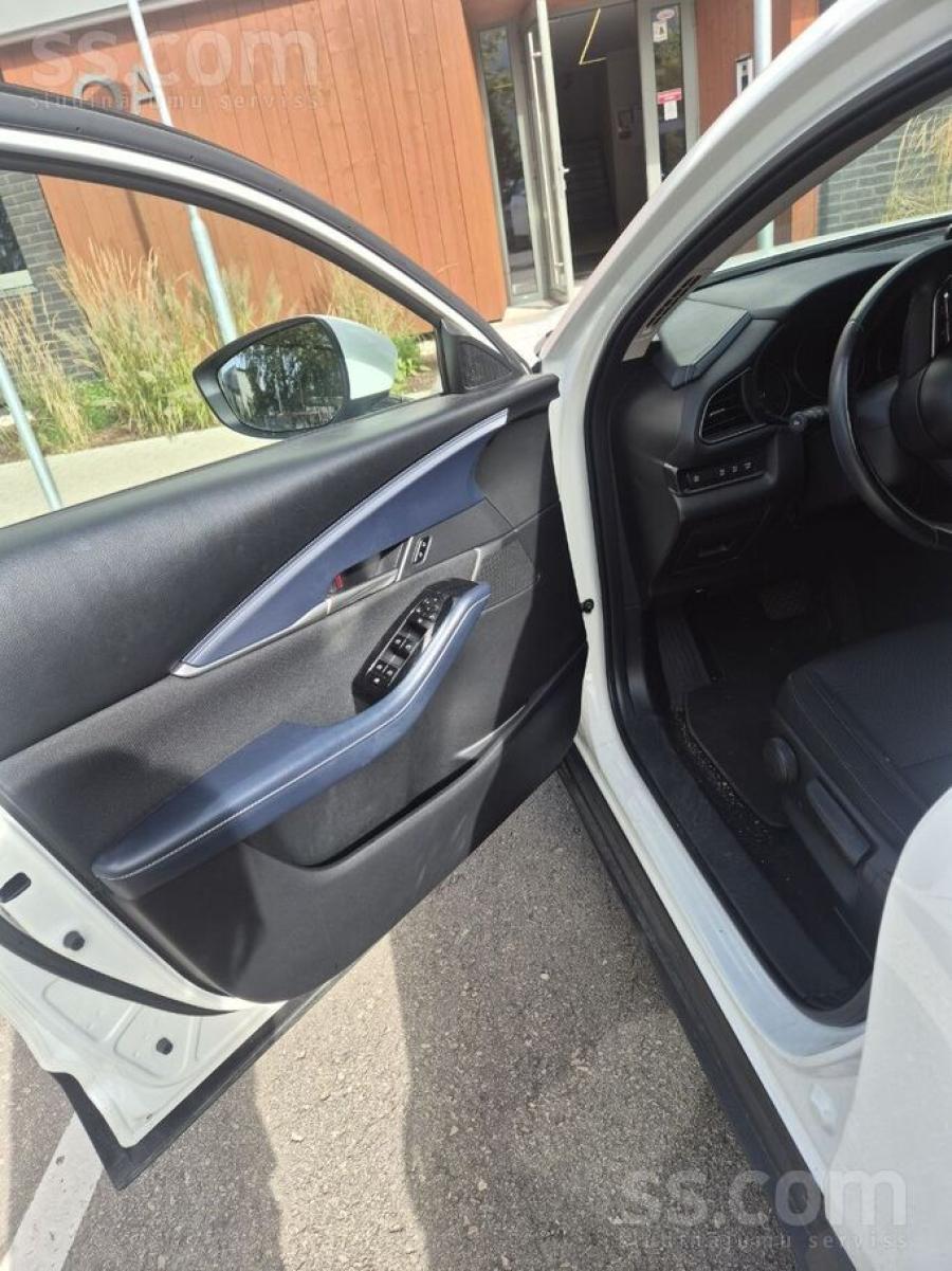 Balts Mazda CX-30 2021 Rīga, ar dzinēja tilpumu 2.00 L un nobraukumu 30 tūkst. km par 18500 €, foto 8 vietnē AUTOMOTO.COM.LV