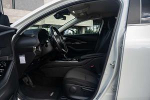 Balts Mazda CX-30 2021 Viļņa, ar dzinēja tilpumu 2.00 L un nobraukumu 238 tūkst. km par 13900 €, foto 15 vietnē AUTOMOTO.COM.LV