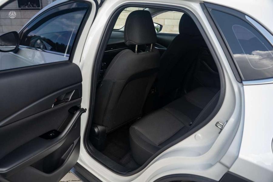Balts Mazda CX-30 2021 Viļņa, ar dzinēja tilpumu 2.00 L un nobraukumu 238 tūkst. km par 13900 €, foto 18 vietnē AUTOMOTO.COM.LV