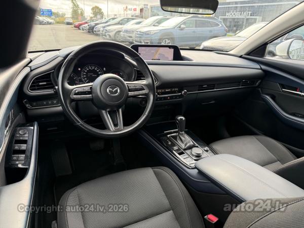 White Mazda CX-30 2020 in Tallinn, with an engine capacity of 2.00 L and mileage of 109 thousand km for 19990 €, photo 6 on AUTOMOTO.COM.LV