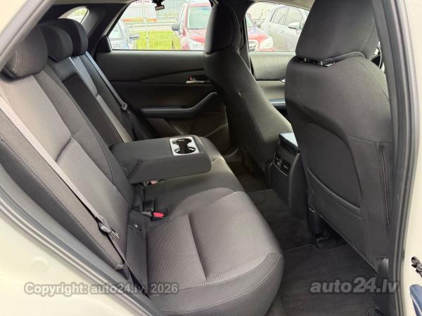 White Mazda CX-30 2020 in Tallinn, with an engine capacity of 2.00 L and mileage of 109 thousand km for 19990 €, photo 10 on AUTOMOTO.COM.LV