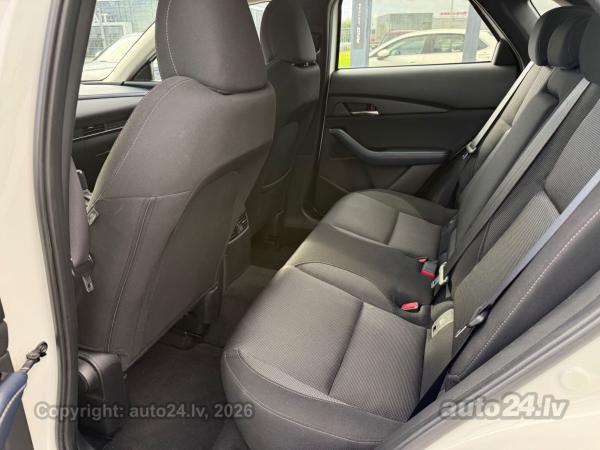 White Mazda CX-30 2020 in Tallinn, with an engine capacity of 2.00 L and mileage of 109 thousand km for 19990 €, photo 11 on AUTOMOTO.COM.LV
