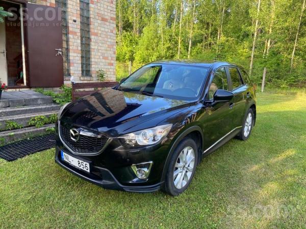 Black Mazda CX-5 2012 in Jekabpils, with an engine capacity of 2.20 L and mileage of 233 thousand km for 4000 €, photo 1 on AUTOMOTO.COM.LV