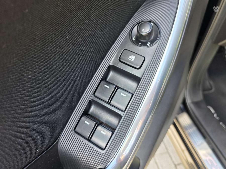 Black Mazda CX-5 2013 in Telschi, with an engine capacity of 2.19 L and mileage of 262 thousand km for 6700 €, photo 32 on AUTOMOTO.COM.LV