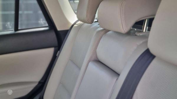 Melns Mazda CX-5 2013 Tauragė, ar dzinēja tilpumu 2.19 L un nobraukumu 151 tūkst. km par 6900 €, foto 8 vietnē AUTOMOTO.COM.LV