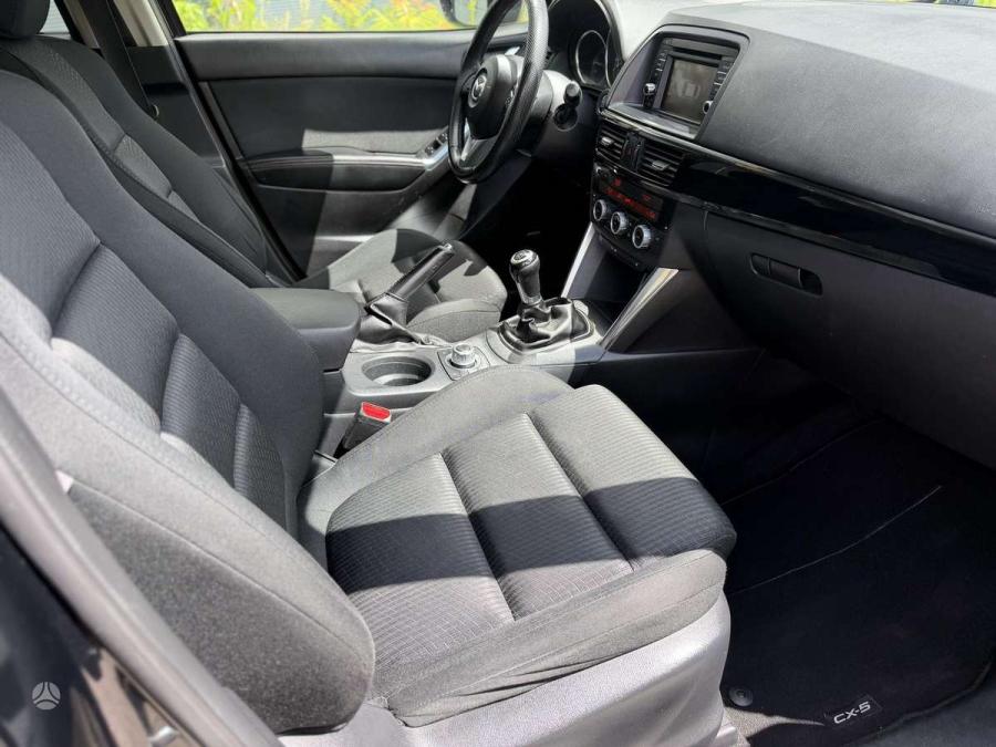 Melns Mazda CX-5 2014 Viļņa, ar dzinēja tilpumu 2.19 L un nobraukumu 300 tūkst. km par 6500 €, foto 12 vietnē AUTOMOTO.COM.LV