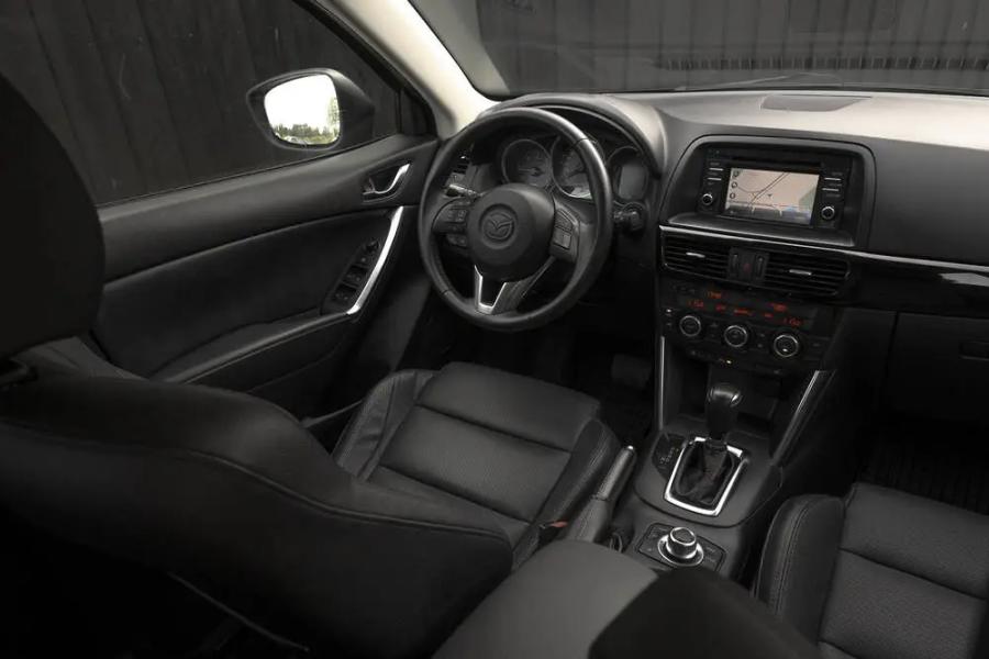 Black Mazda CX-5 2014 in Jelgava, with an engine capacity of 2.20 L and mileage of 207 thousand km for 9900 €, photo 8 on AUTOMOTO.COM.LV