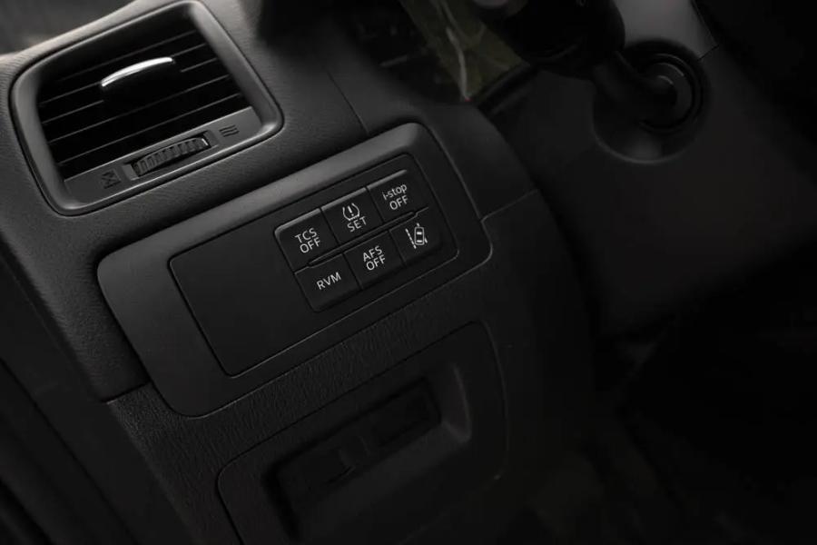 Black Mazda CX-5 2014 in Jelgava, with an engine capacity of 2.20 L and mileage of 207 thousand km for 9900 €, photo 11 on AUTOMOTO.COM.LV