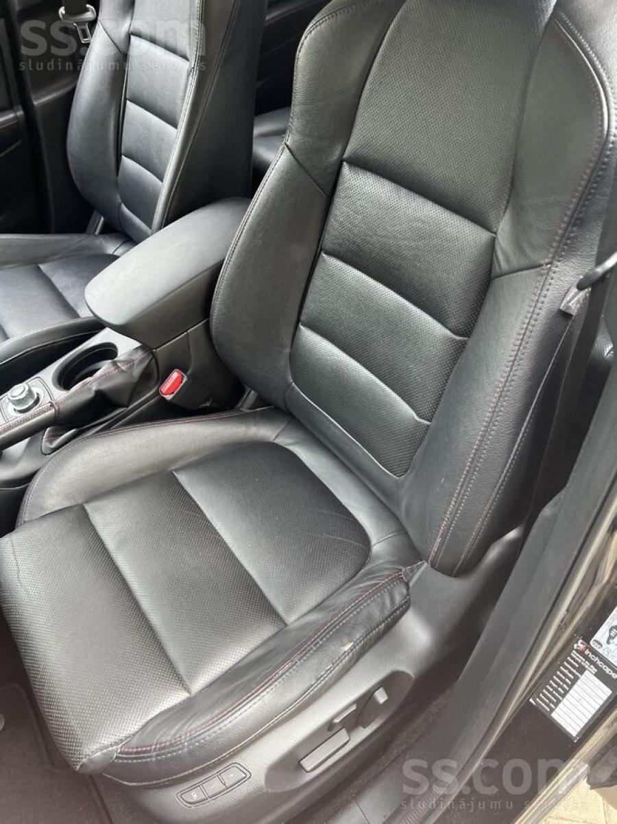 Black Mazda CX-5 2014 in Riga, with an engine capacity of 2.20 L and mileage of 218 thousand km for 10000 €, photo 9 on AUTOMOTO.COM.LV