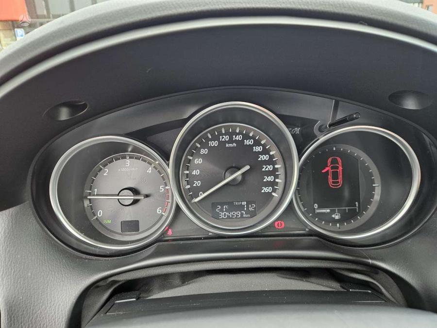 Черный Мазда СХ-5 2014 в Клайпеда, объемом двигателя 2.19 л и пробегом 305 тыс. км за 6000 €, фото 8 на AUTOMOTO.COM.LV